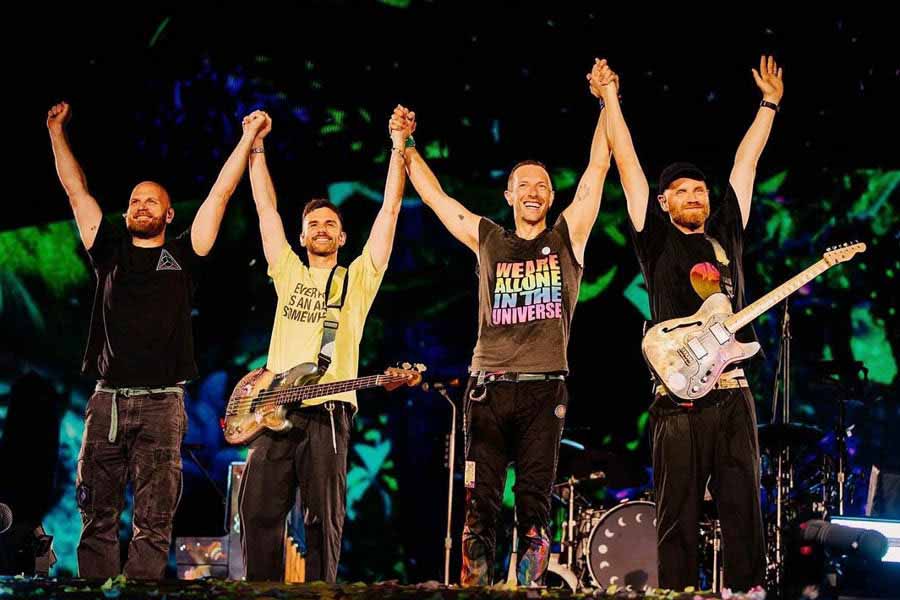 Coldplay British rock band ने तीसरे शो की घोषणा की, book my show का ...